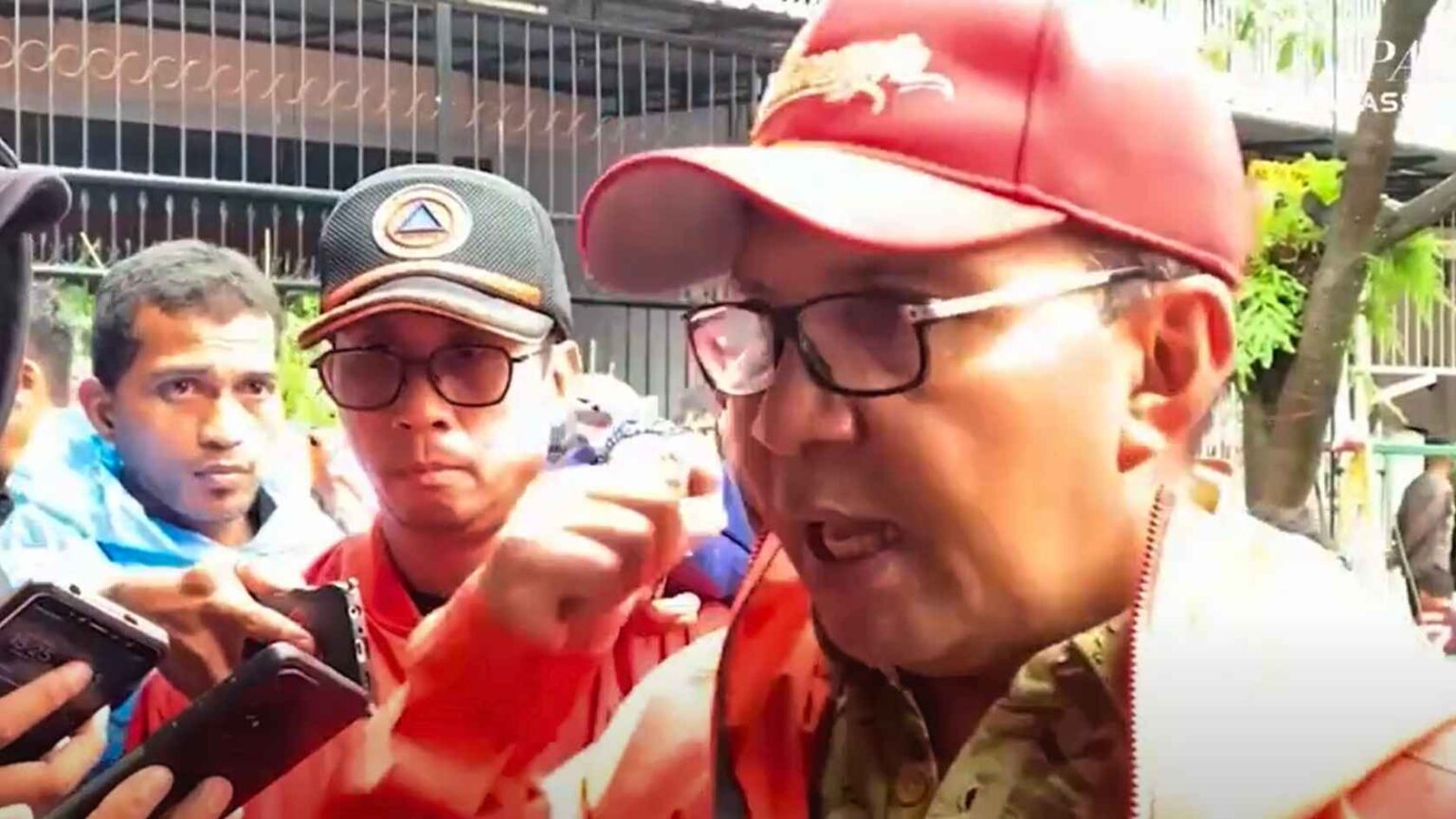 Pemkot Makassar Turunkan Tim Medis Pastikan Kesehatan Pengungsi Banjir Makassar Terjaga - Sulsel ...